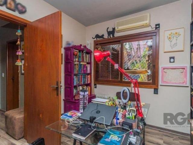 Casa em Condomínio 199m² 3 dormitórios, 2 vagas no bairro Nonoai