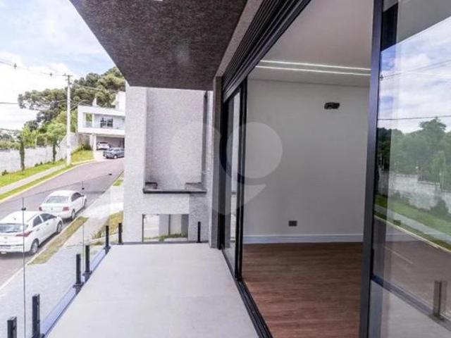 CASA EM CONDOMÍNIO • 190 m² PRIV. • 4 QUARTOS • BOA VISTA / SANTA CÂNDIDA