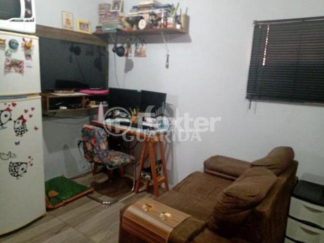 Casa em Condomínio, 1 dormitórios, 25 m², em Glória