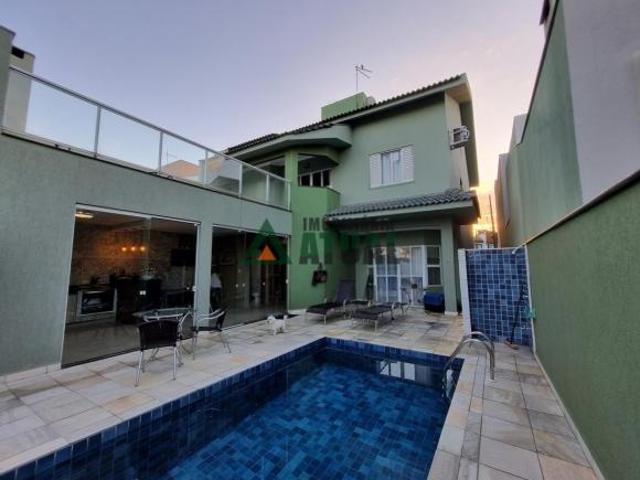 Casa em Condomínio
