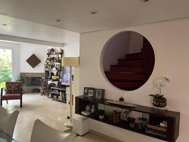 Casa em Condomínio 230M² 4 Suítes 3 Vagas E Área Gourmet