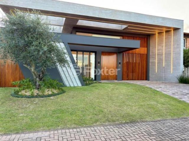 Casa em Condomínio, 242 m², em Navegantes