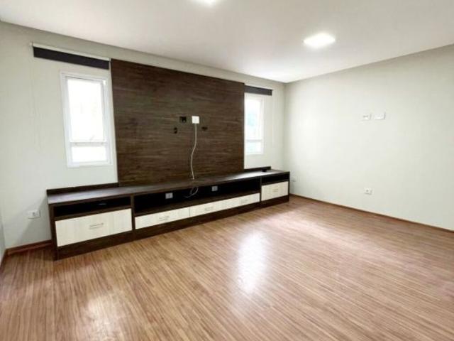 Casa Em Condomínio