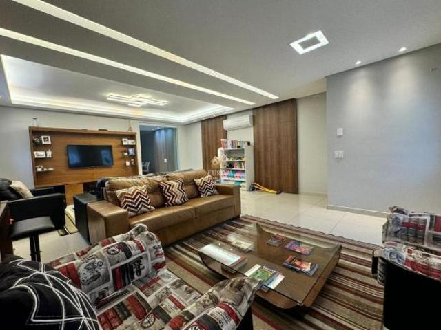 Casa em condomínio 258m2 4 quartos com 2 suítes Jardim Prudência
