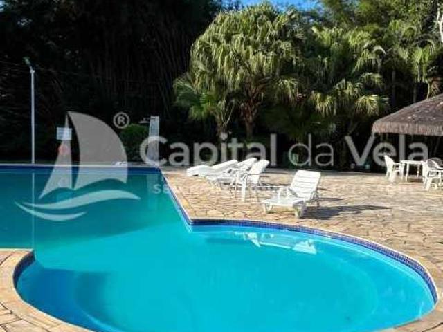 CASA EM CONDOMÍNIO