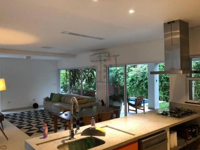 Casa em condomínio 268 m² terreno 400 m² 4 suítes 4 vagas R$ 2.100.000 Praia de Pauba
