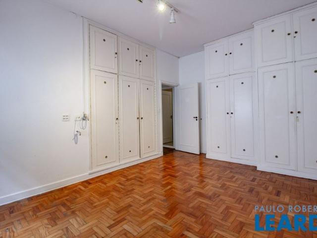Casa Em Condomínio