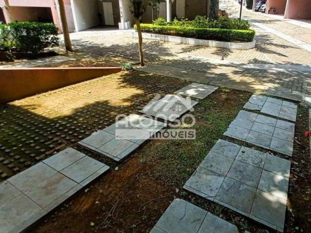 Casa em Condomínio, 2 vagas, quintal, entrada lateral, 5 mim do Villas Lobos