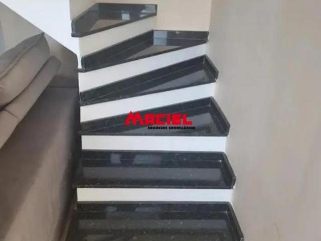 Casa em condomínio 2 dorm. R$ 260 mil