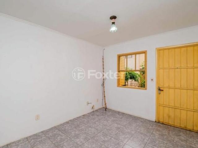 Casa em Condomínio, 2 dormitórios, 50 m², em Cavalhada