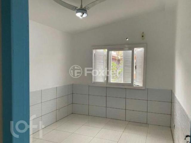Casa em Condomínio, 2 dormitórios, 57.5 m², em Centro