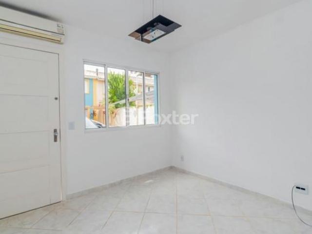 Casa em Condomínio, 2 dormitórios, 70 m², em Humaitá