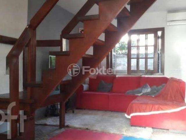 Casa em Condomínio, 2 dormitórios, 77.5 m², em Glória