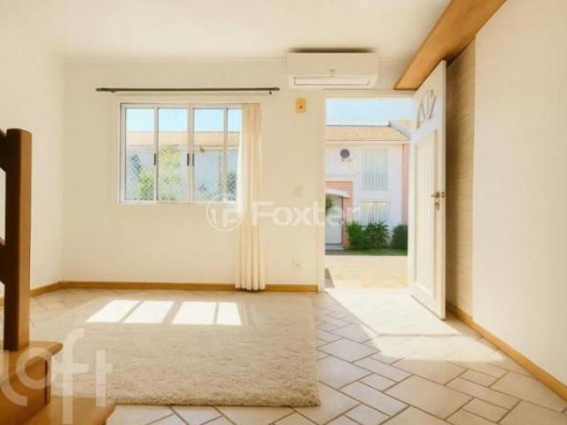 Casa em Condomínio, 2 dormitórios, 79.29 m², em Cavalhada