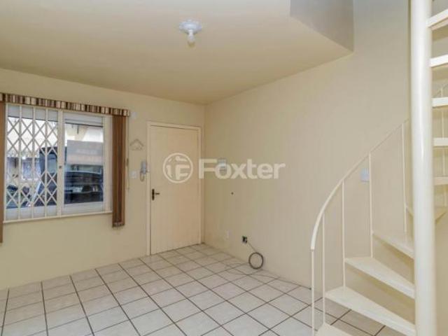 Casa em Condomínio, 2 dormitórios, 79 m², em Morro Santana