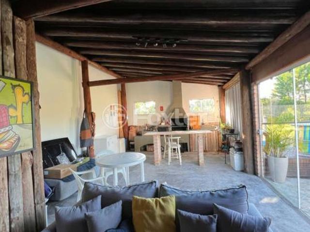 Casa em Condomínio, 2 dormitórios, 110 m², em Martinica
