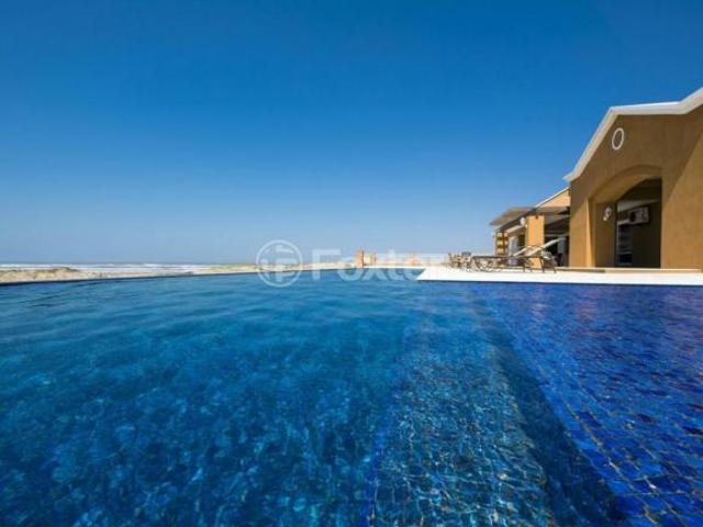 Casa em Condomínio, 2 dormitórios, 122 m², em Centro