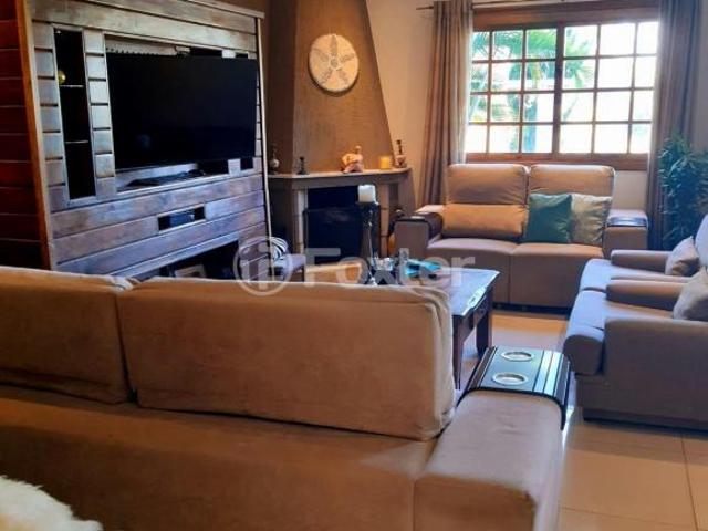 Casa em Condomínio, 2 dormitórios, 126 m², em Hípica