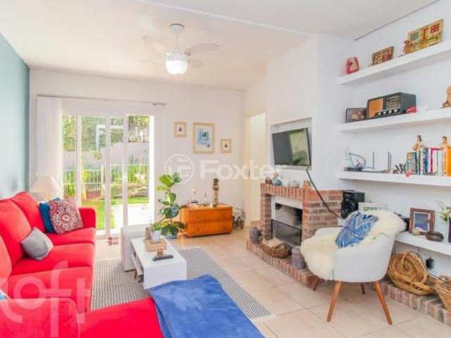 Casa em Condomínio, 2 dormitórios, 161 m², em Vila Nova