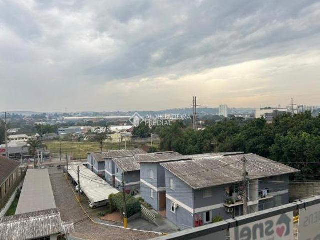 Casa em condomínio, 2 dormitórios, banheiro, cozinha mobiliada, 1 vaga de garagem