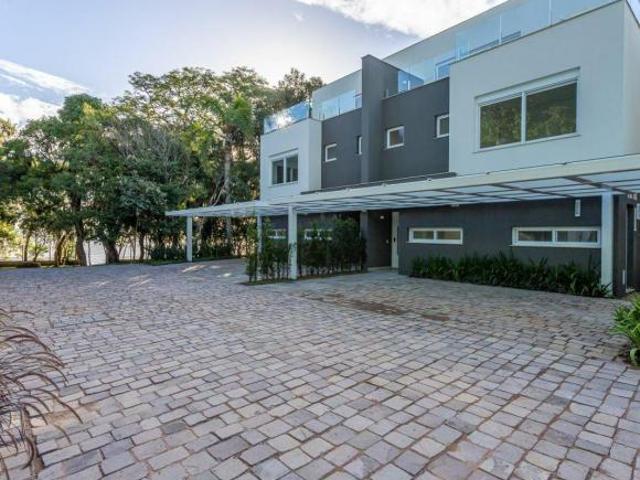 Casa em condomínio