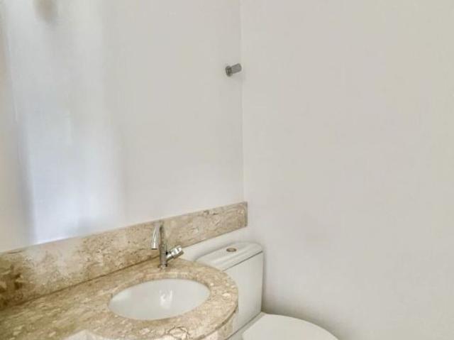Casa Em Condomínio