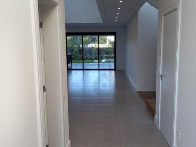 Casa em condomínio, 375 m², 4 Suítes, 1 Master, piscina Cond. Residencial Gênesis 1
