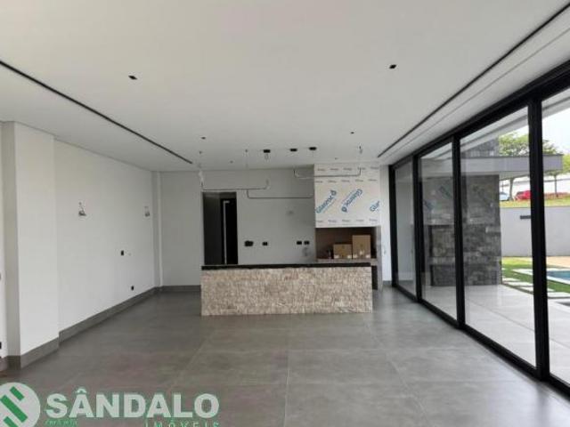Casa em Condomínio