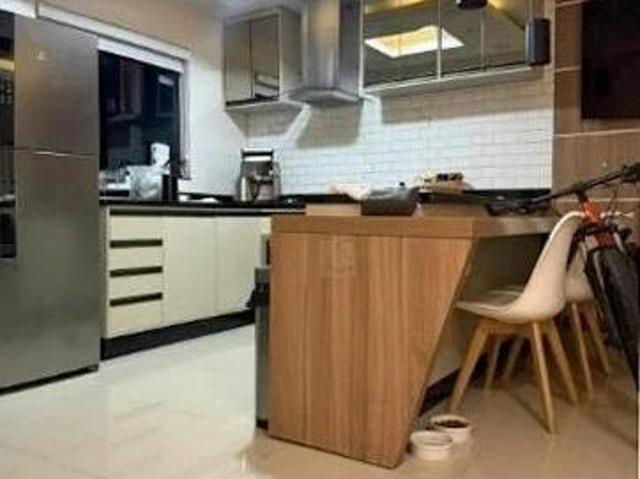 Casa Em Condomínio