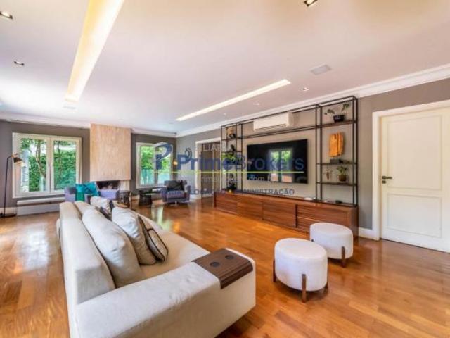 Casa em Condomínio, 455m² 4 Dormitórios, 4 Suítes, 2 Vagas, Piscina Aquecida Alto da Boa Vista