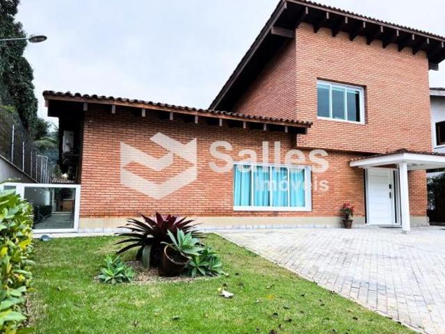 CASA EM CONDOMÍNIO