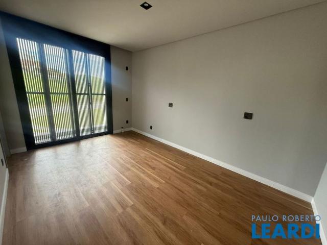 Casa Em Condomínio
