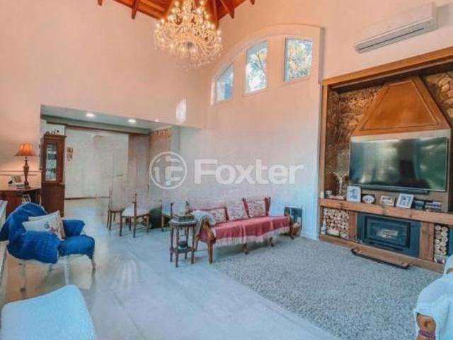 Casa em Condomínio, 4 dormitórios, 400 m², em Vila Suica