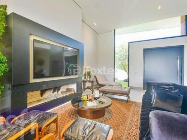 Casa em Condomínio, 4 dormitórios, 418 m², em Belém Novo