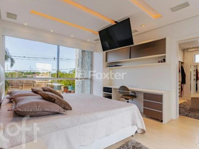Casa em Condomínio, 4 dormitórios, 419 m², em Igara