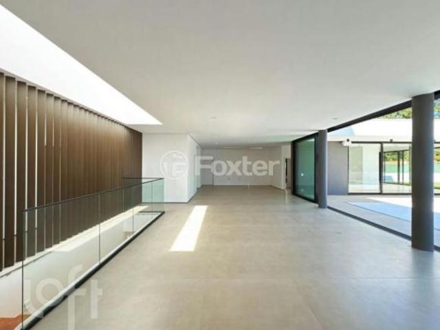 Casa em Condomínio, 4 dormitórios, 434 m², em Belém Novo
