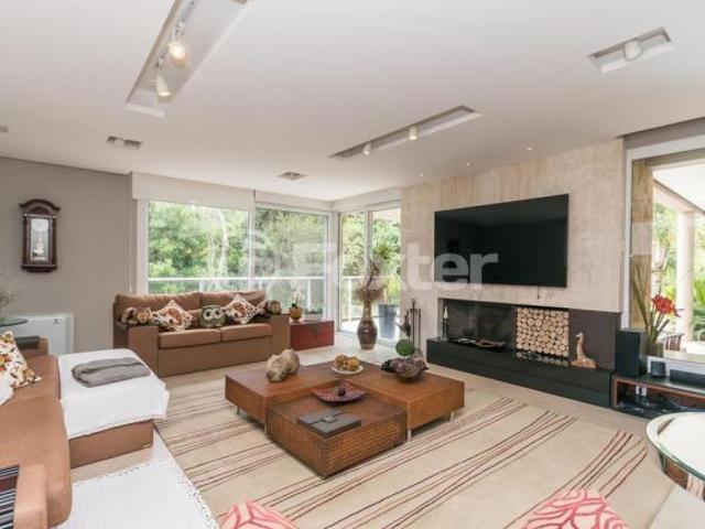 Casa em Condomínio, 4 dormitórios, 437 m², em Agronomia
