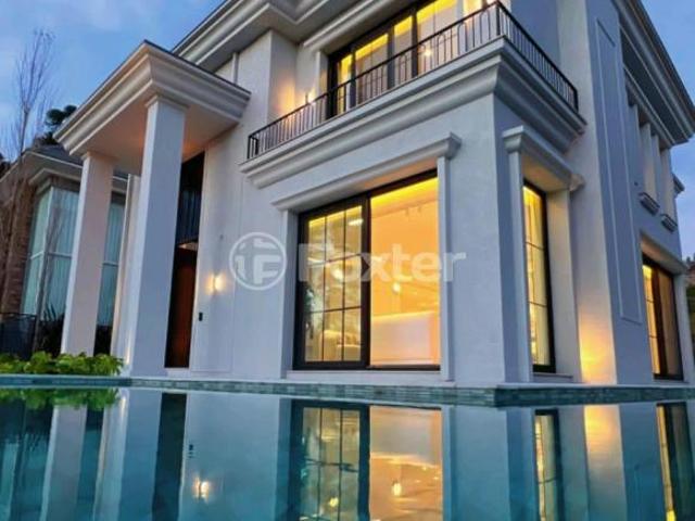 Casa em Condomínio, 4 dormitórios, 470 m², em Carazal