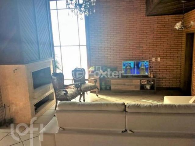 Casa em Condomínio, 4 dormitórios, 495.75 m², em Nonoai