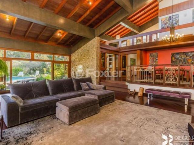 Casa em Condomínio, 4 dormitórios, 600 m², em Cavalhada