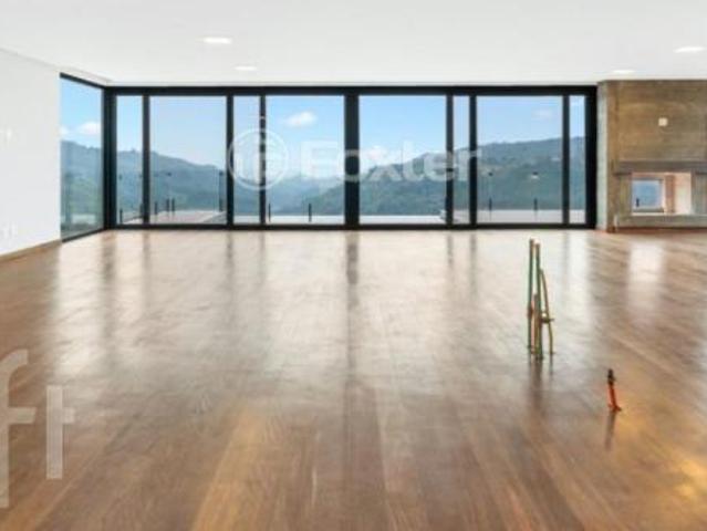 Casa em Condomínio, 4 dormitórios, 674.26 m², em Planalto
