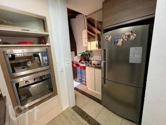 Casa em Condomínio, 4 dormitórios, 90.41 m², em Centro