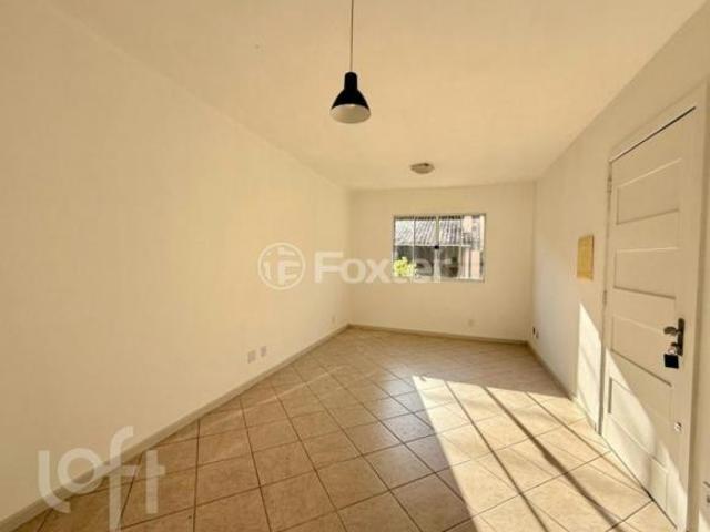 Casa em Condomínio, 4 dormitórios, 90.4 m², em Centro