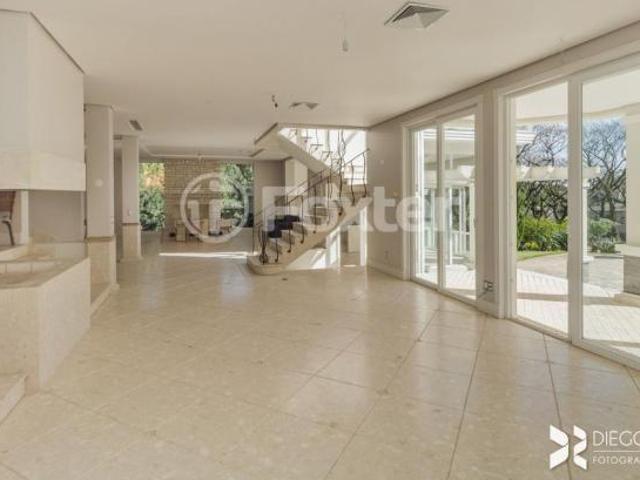 Casa em Condomínio, 4 dormitórios, 980 m², em Cavalhada