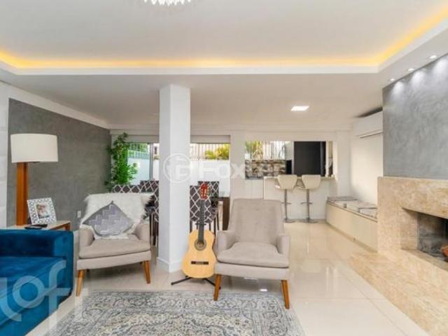 Casa em Condomínio, 4 dormitórios, 123.27 m², em Jardim Sabará