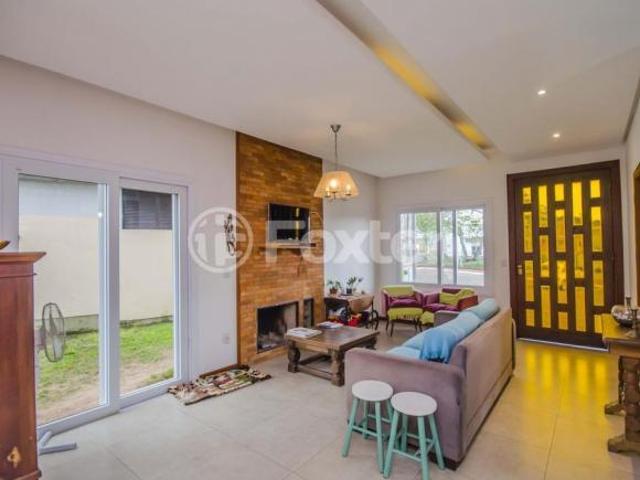 Casa em Condomínio, 4 dormitórios, 175 m², em Hípica