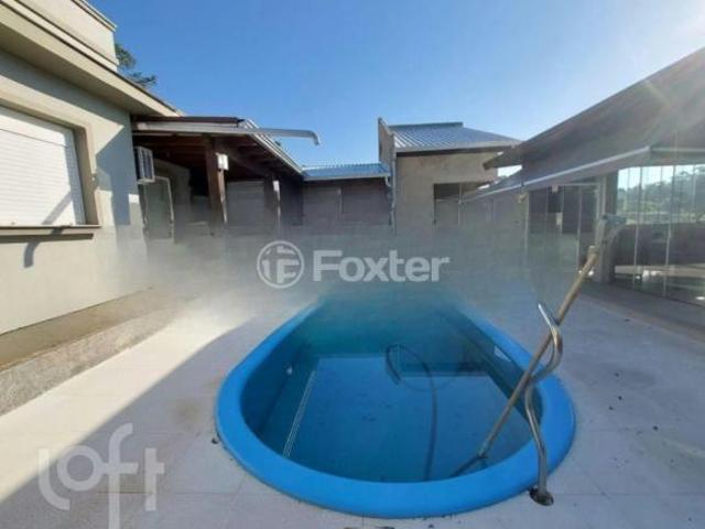 Casa em Condomínio, 4 dormitórios, 180 m², em Recanto Corcunda