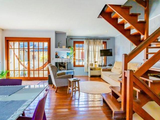 Casa em Condomínio, 4 dormitórios, 195 m², em Santa Tereza