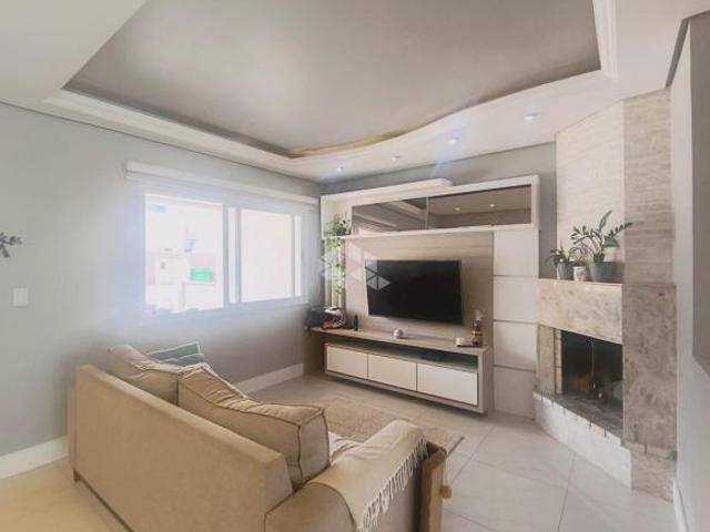 Casa em Condomínio, 4 dormitórios, 1 suíte, Lareira, churrasqueira e 4 vagas de garagens, Vila Nova