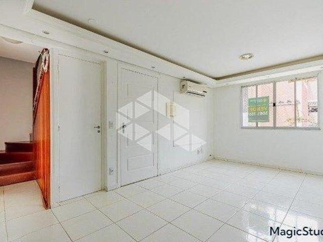 Casa em condomínio 4 Dormitórios, 1 Vaga no Jardim Itu Sabará em Porto Alegre RS